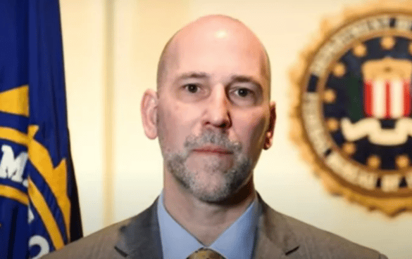 Top FBI Official Steps Down as Republicans Announce Probe into Bureau ...